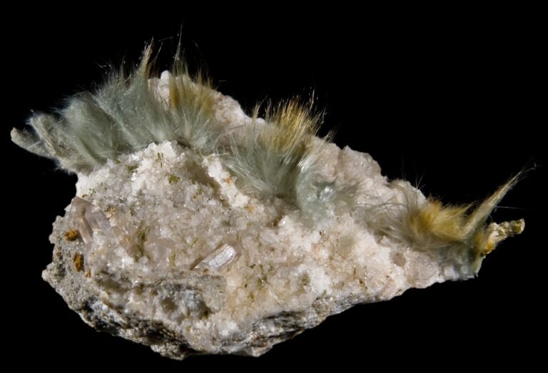 Actinolite Mineral Guide: Properties, Nephrite Jade & Geologic Origins