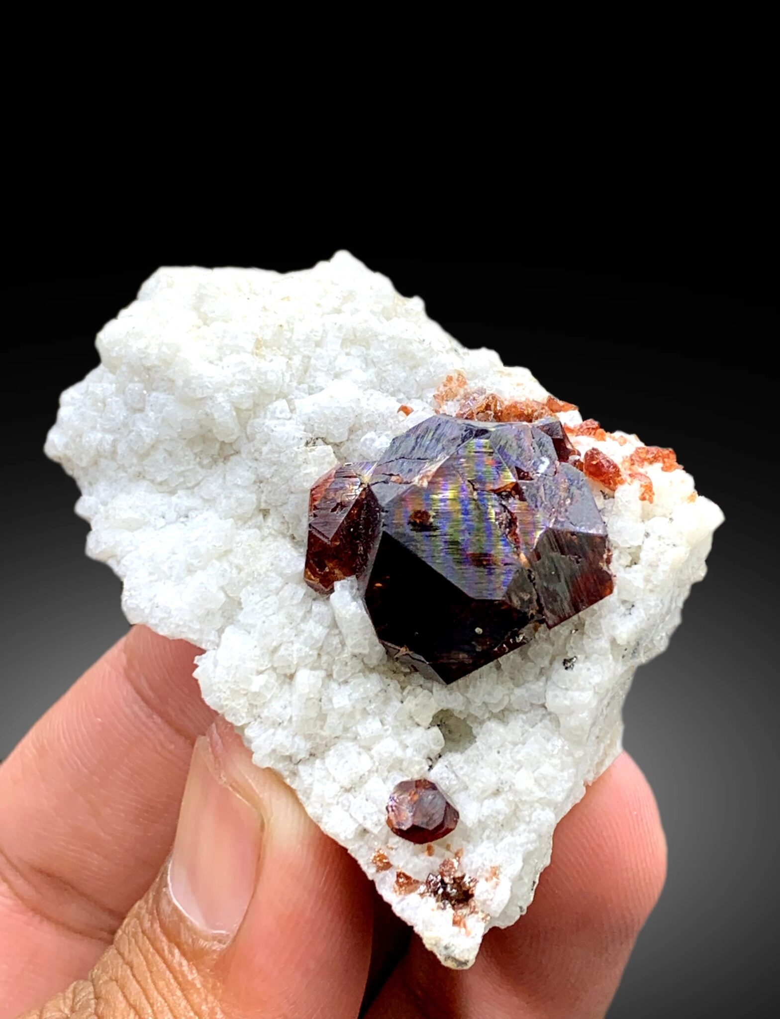 Grossular Garnet: The Ultimate Guide to Varieties, ID & Localities