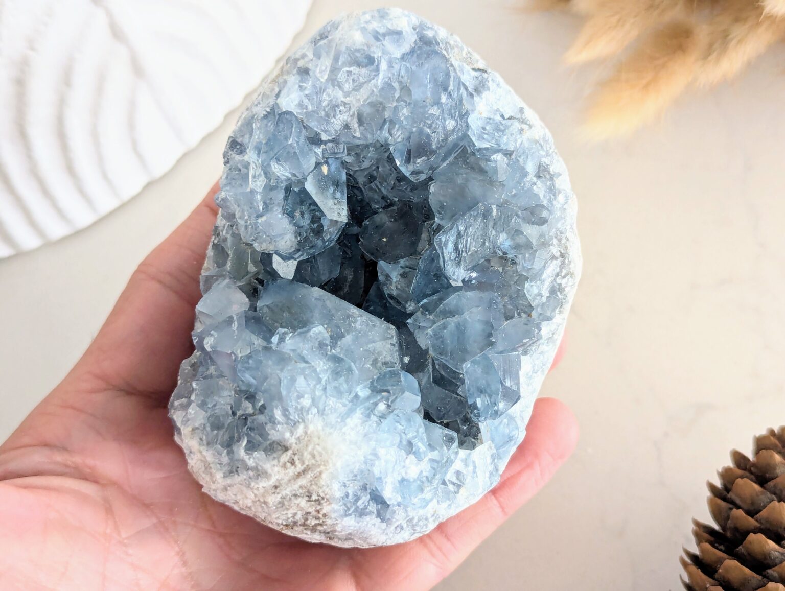 Celestite Mineral: Properties, Geological Formation & Gemstone Use